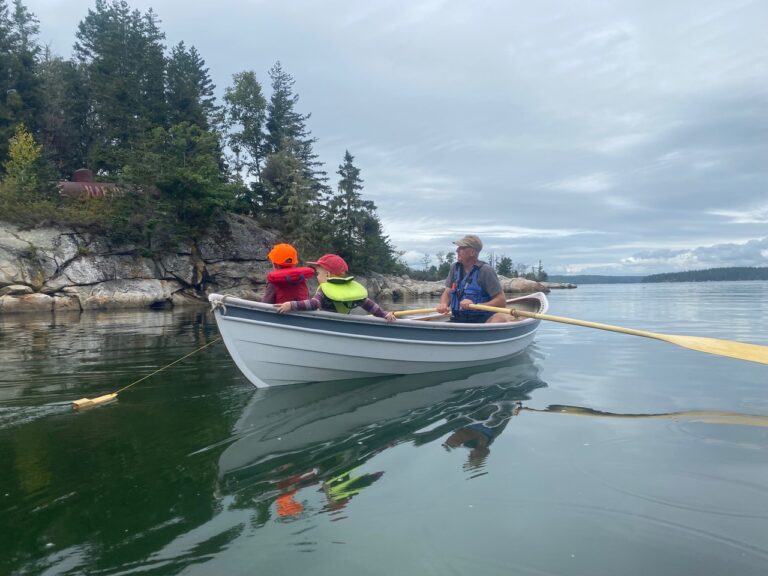 BENJAMIN RIVER PEAPOD | Hylan & Brown – Boatbuilders